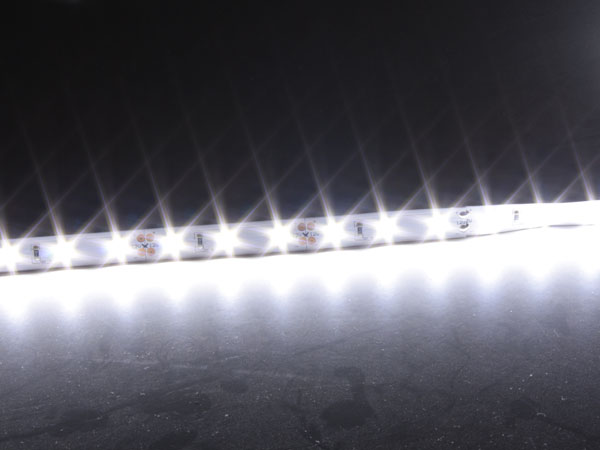 Epistar Rollo Tira De Led Autoadhesiva Blanco Frío Ip20 300 Leds