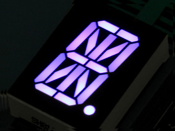 Display LED 16 Segmentos Cátodo Común - 20 mm - Rojo - PSC08-11SRWA